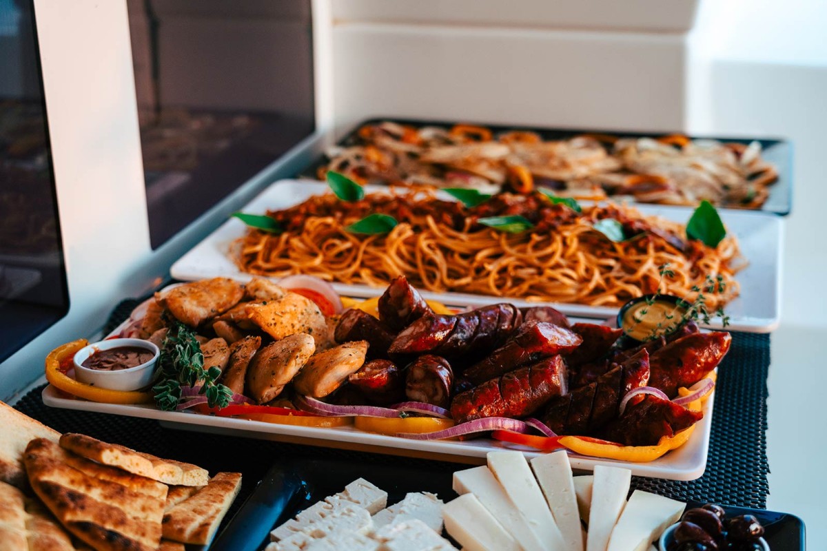 Book online: Santorini: Crucero de lujo en catamarán con barbacoa y ...