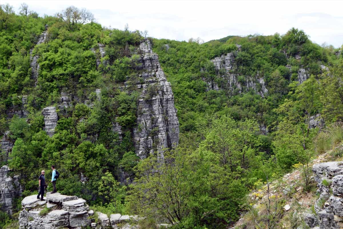 Book online: Zagori: Hiking the bridges and villages | Discover Greece